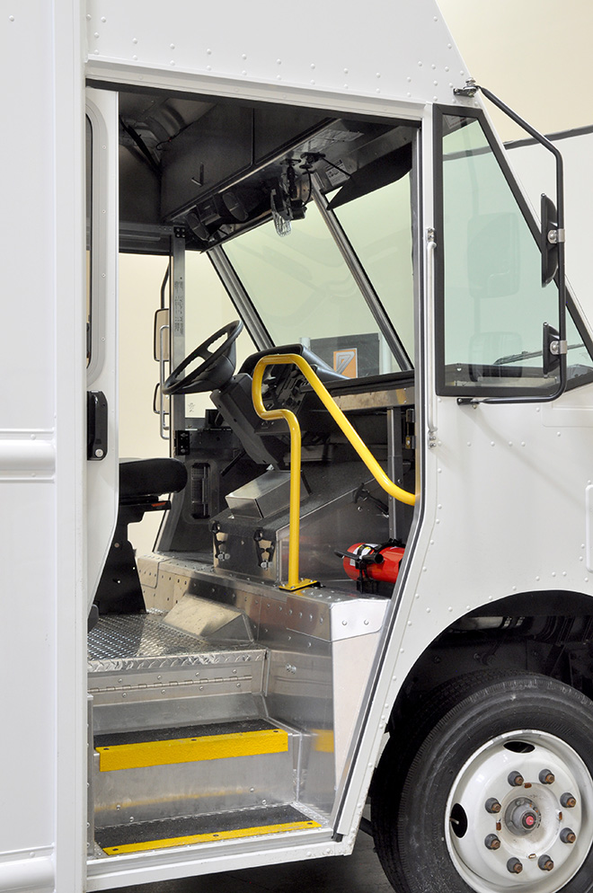 WTD Freightliner MT-55 (Gas) P-1000 - Utilimaster for Sale | Step Vans ...